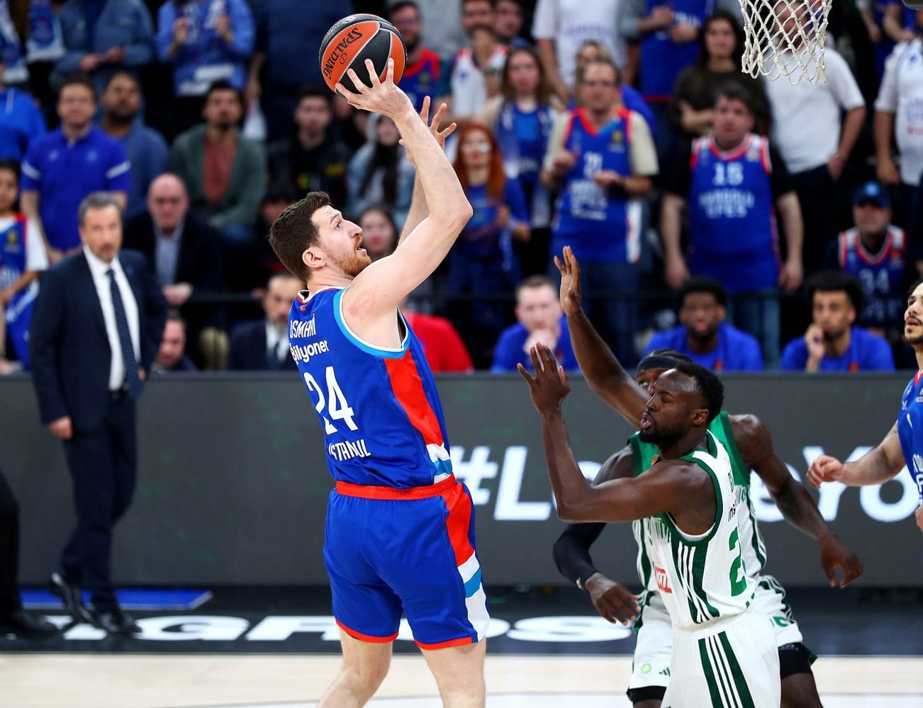 Anadolu Efes Saha Avantajını Panathinaikos'a İade Etti - Basketfaul