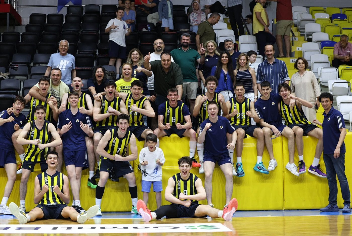 U18'de Fenerbahçe Çeyrek Finalde (Ömer Ege 30 Sayı) - Basketfaul