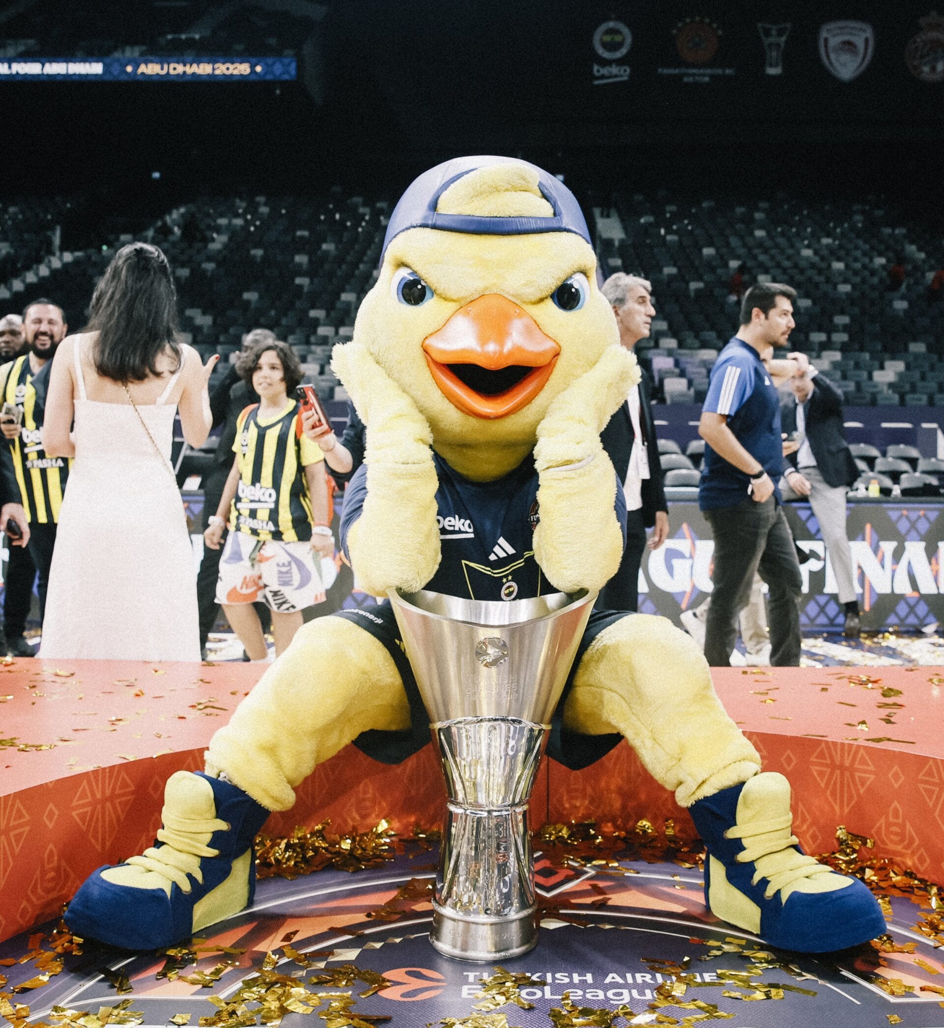 Yannıer: Fenerbahçe Maskot Yellow'dan 1 Milyon Euro Kazandı - Basketfaul